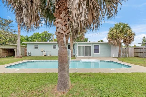 Family Getaway W-pool Park & Near Beaches - Warrington, FL