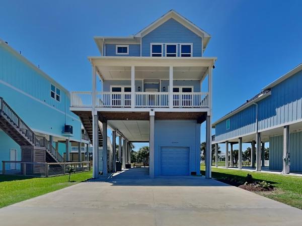Buckin Beach House - Galveston, TX