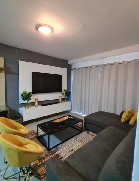 Modern 2 Bed 1 Bath Apt With Complex Pool - Midrand