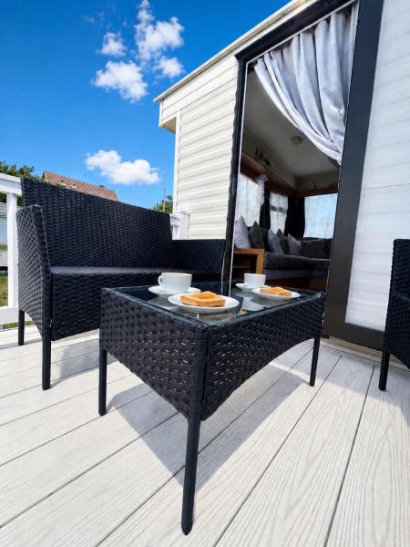The Hemsbee Static Caravan 117 Sandsgate Hemsby - Winterton-on-Sea