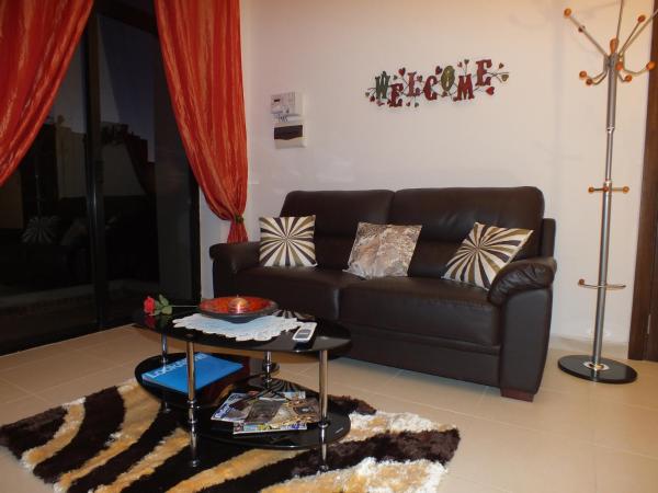 Modern Sunny Apartment With Balcony - Malta International Airport (MLA)