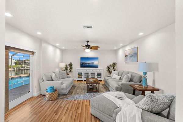 1480 W Riviera Dr - Cocoa Beach, FL