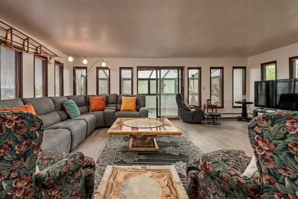 Downtown Anchorage Retreat - Spacious 3br - Anchorage, AK