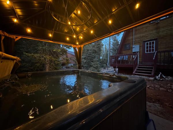 Family Cabin Retreat Sleeps 9 - Zion National Park