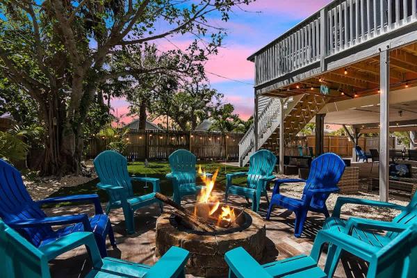 Beach In 90 Seconds With Hot Tub Coffee Bar & Games - Indian Rocks Beach, FL