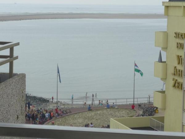 Holiday Apartment With 2 Bedrooms - Borkum