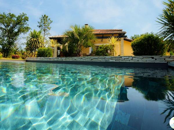 Villa 5 éToiles Avec Piscine Chauffée, 4 Ch. Avec Sdb Privées Et Bbq - Jusqu'à 12 Pers. - Fr-1-877-49 - Parentis-en-Born