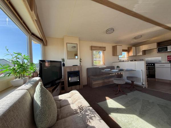The Meadows 34 - Golden Palm Resort, Pet Friendly, Wifi & Bed Linen - Meadow Lakes Caravan & Lodge Hire - Lincolnshire