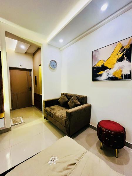 Shri Swamini Kunj- A Blissful Stay Near Premmandir - Vrindavan