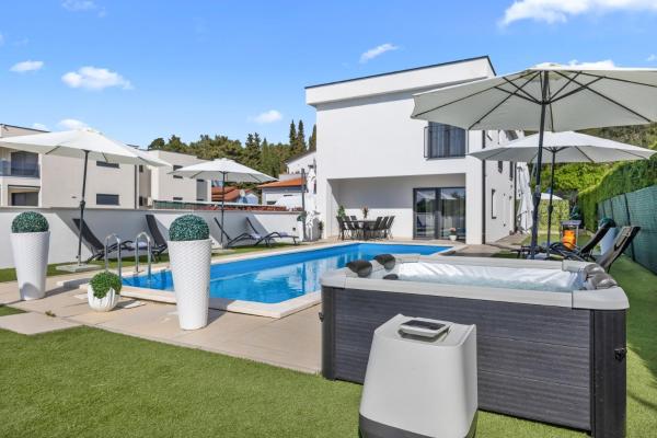 Modern Villa Angelina In Poreč - Funtana