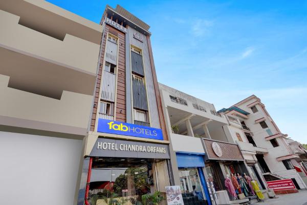 Fabhotel Chandra Dreams - Varanasi