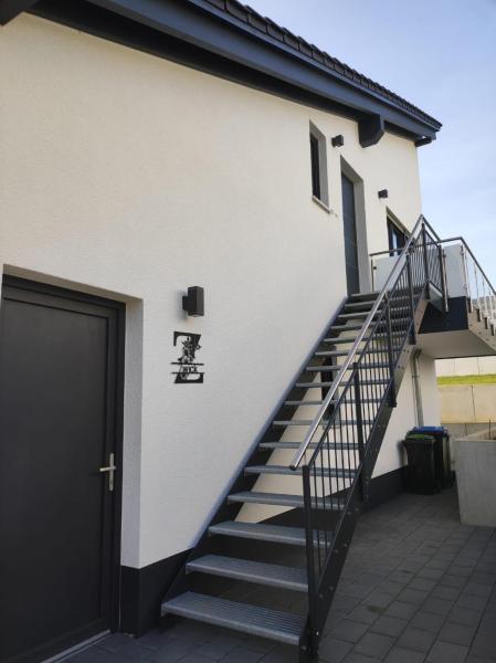 Luxuriouse, Möblierte 2 Zimmer Wohnung Mit Separaten Eingang, Balkon Und Eigenem Parkplatz Vor Dem Eingang - Soest