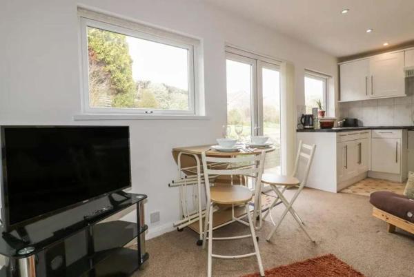 Bungalow - Sleeps 2 - Parking - Mawgan Porth