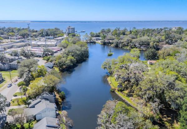 Elite-mins 2 Hca St Vincents- Everbank & Downtown & Friendship Fountain - Jacksonville, FL
