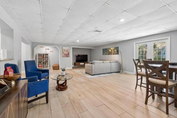 Queen Dreams And Coffee Beans - 4 Beds Sleeps 10 - Aéroport de Tampa (TPA)