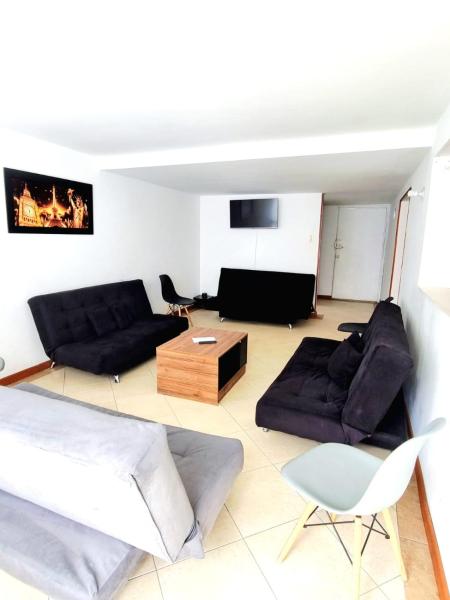 Large House Minutes From Zona T And Parque La 93 - Bogota