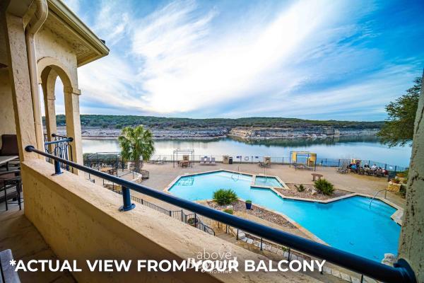 Lakeview & Pool View On An Island With Sauna & Spa - Spicewood, TX