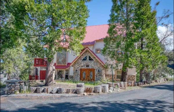 Carriage House Villa Serene 4br Mountain Escape - Shaver Lake, CA