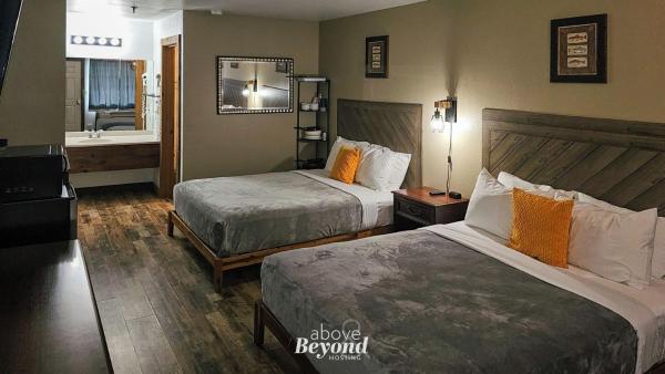 Modern In The Mountains Free Shuttle To Sdc - Kimberling City, MO