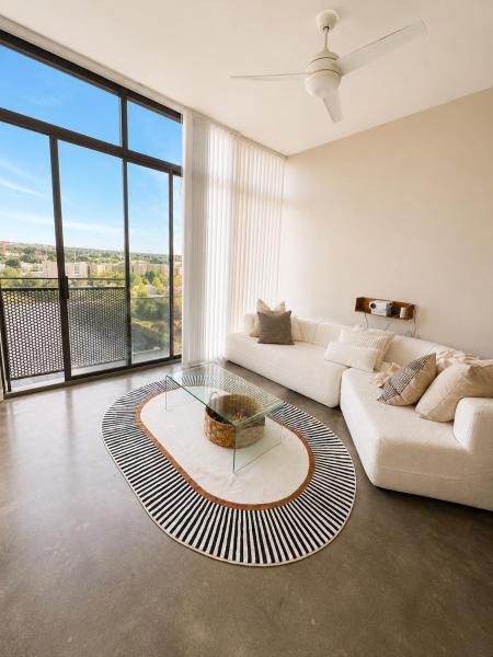 Modern Midtown Condo Near Mercedes-benz Stadium - Atlanta, GA