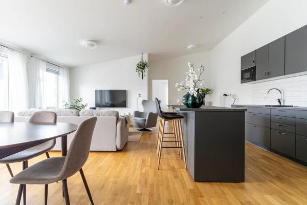 3-bedroom Apartment W Workspace & Balcony - Båstad