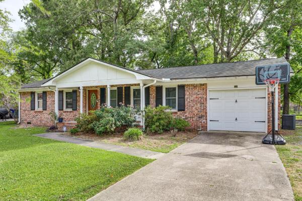 Large Yard & Fire Pit! Pet-friendly Home In Ladson - Summerville, SC