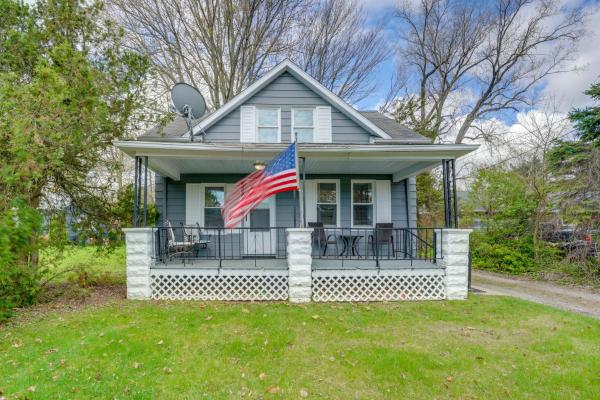 2 Blocks To Beach! Lake Huron Hideaway - Sarnia