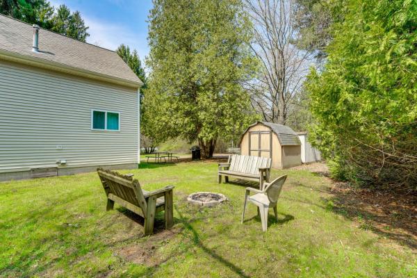 1 Block To Lake Huron Beach! Peaceful Shore House - Lakeport State Park, Lakeport