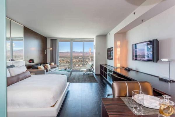 Beautiful High Rise No Resort With Balcony - Las Vegas