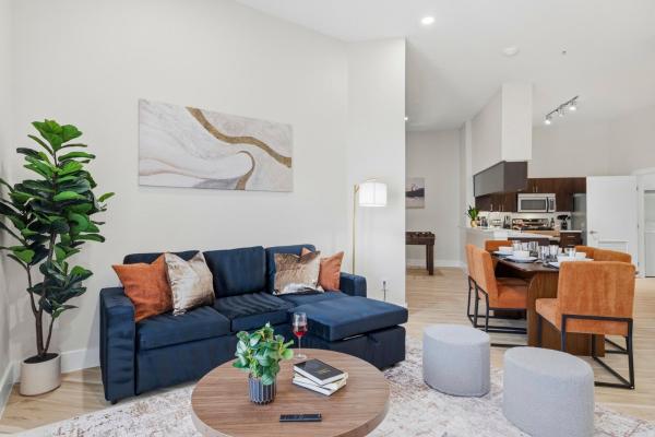 Katy Trail Retreat | Stylish 2br 2ba In Uptown - West Village - Dallas