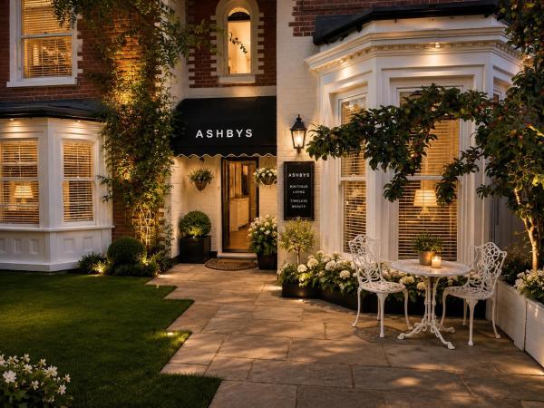 Ashbys Deluxe Studios With Free Spa Included - Southsea