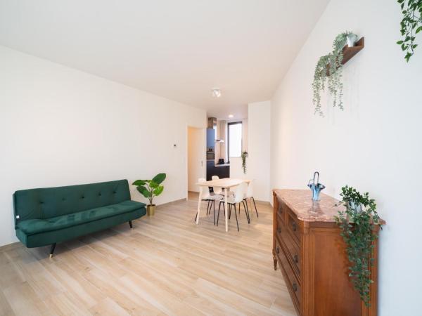 Vibrant Apartment Haven With Terrace - Centraal Station Antwerpen