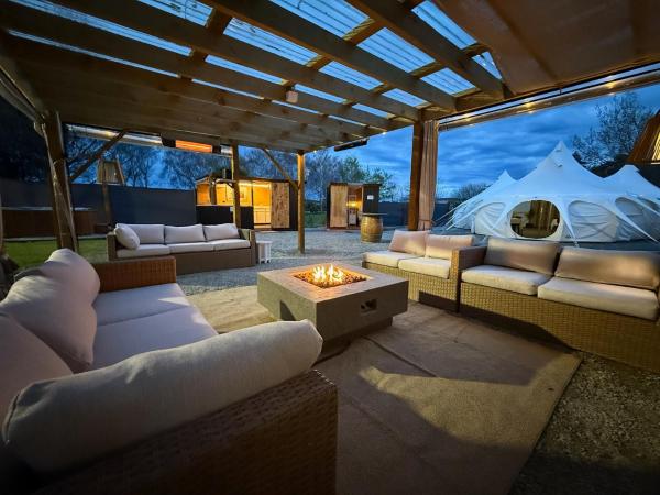 Forest Hillside Glamping Retreat - Winton