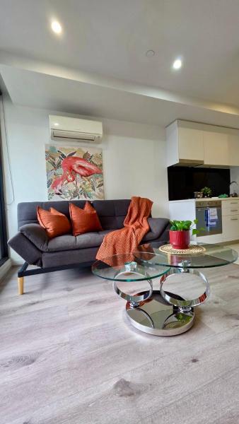 Minimalist City Retreat Opposite The Station - St Kilda