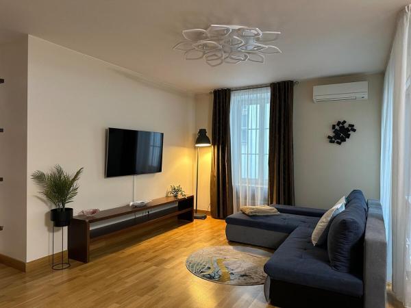 Modern & Bright Loft Apartment With Skylights - Riga