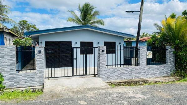 Demberly's Hideaway - Fiji