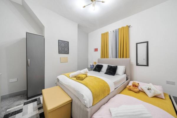 Contractor-friendly 2-bedroom House With Free Parking - Stoke-on-Trent