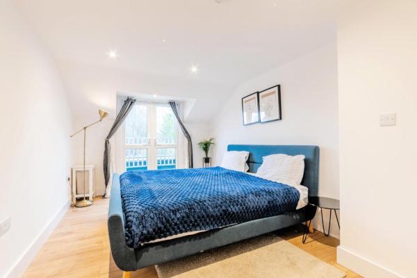 Rooftop - Sleeps 2 - Central - Parking - Wifi - Maidstone