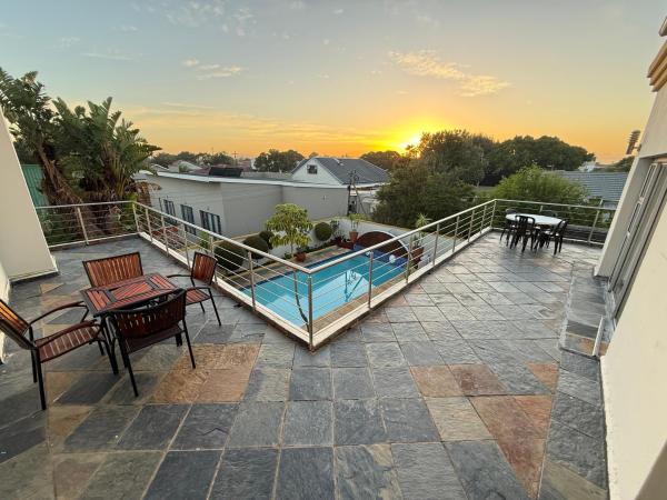 Golden Feathers Lodge - Cape Town