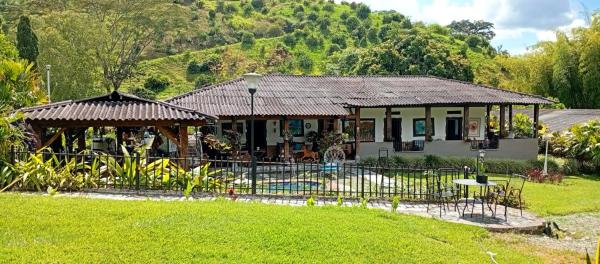 1920 Casa Campestre - Buenavista