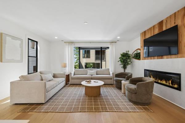 Fancy Townhouse With Rooftop Hot Tub & Fireplace - Nashville, TN