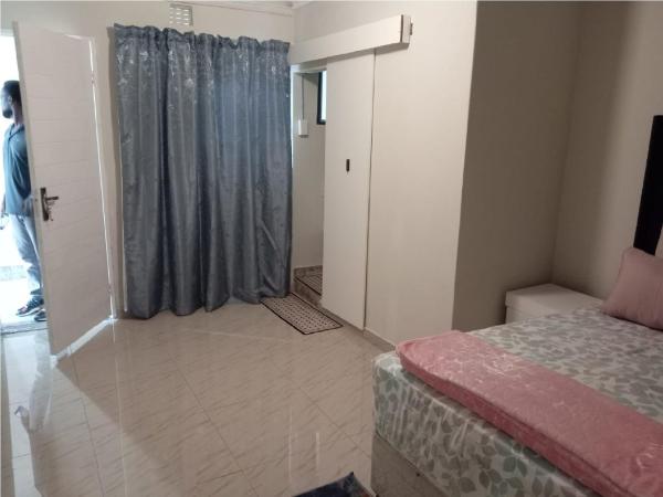 Luxurious Lodge Retreat In Ekurhuleni Johannesburg With Full Accessibility - Alberton