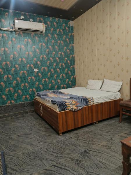 Rao Sahab Hotel And Restaurant - Etah