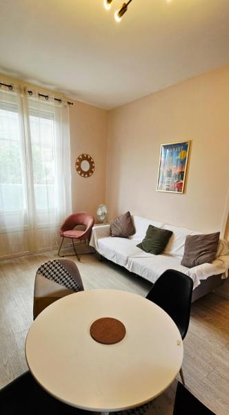 Appartement Lumineux Idéalement Situé à Proximité Du Centre-ville, Parking Gratuit Dans Le Rue - Épernay