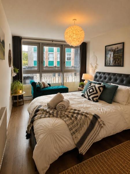 Lovely Bohemian Apartment In Heart Of City Life - Glasgow Queen Street Station