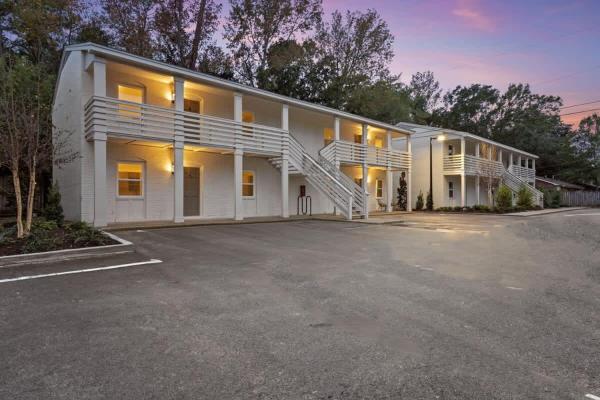 The Seabreeze Bungalow - Ocean Springs, MS