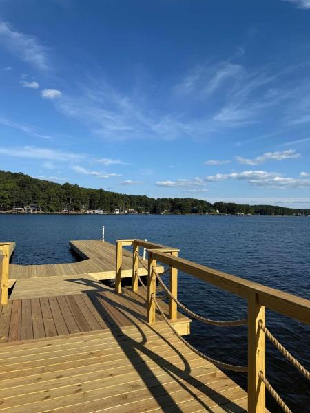 Endless Sunday L Sleeps 20 L Lakefront - High Rock Lake, NC