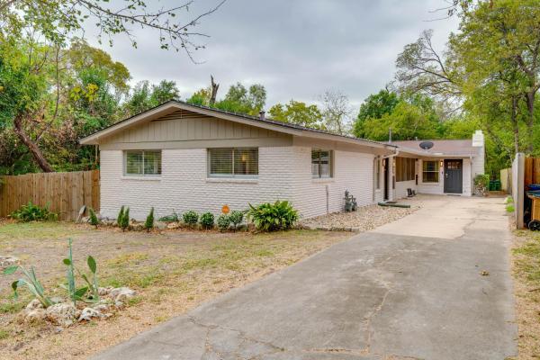 Large Deck, Rec Room! 2-unit Atx Retreat By Campus - Austin, TX