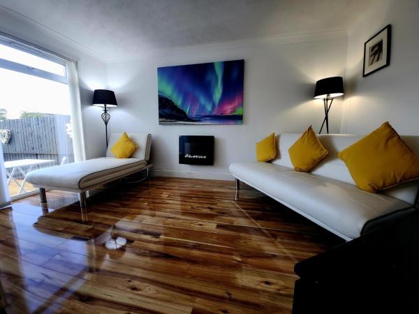 Chill On Loch Lomond - Free Local Travel - Balloch