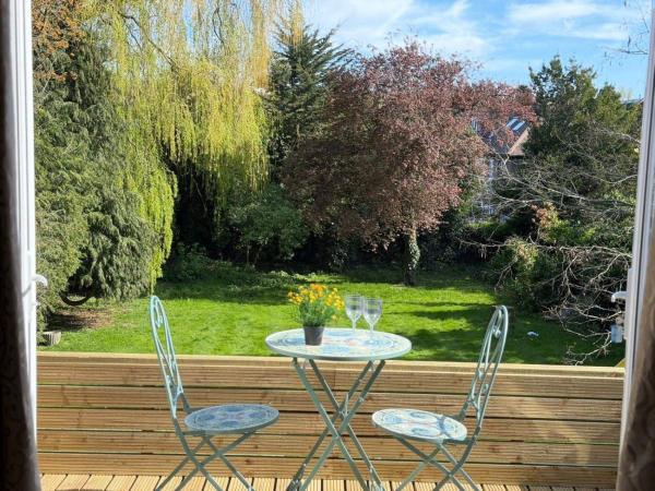 1 Bed - Sleeps 3 - Parking - Pets - Barnet